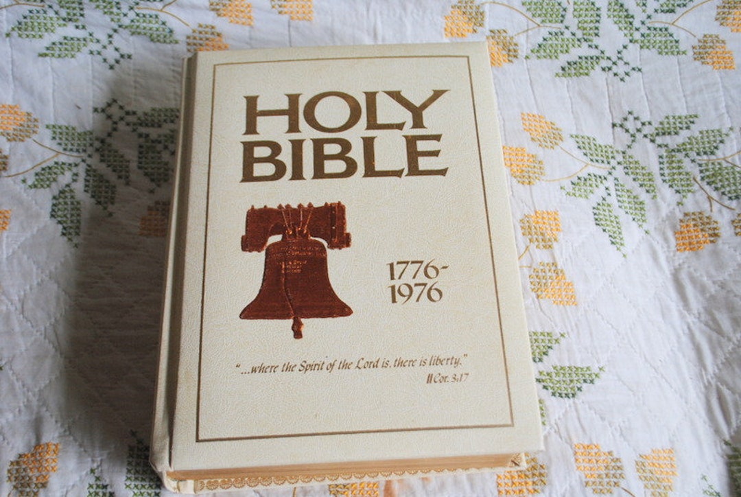 1975 Vintage , Famous Family " Holy Bible", KJV, American Bicentennial ...