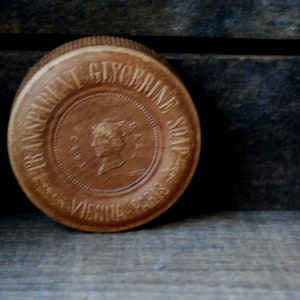 Victorian Vintage 1910, Light , Ribbed, Round , Carton Soap Box ...