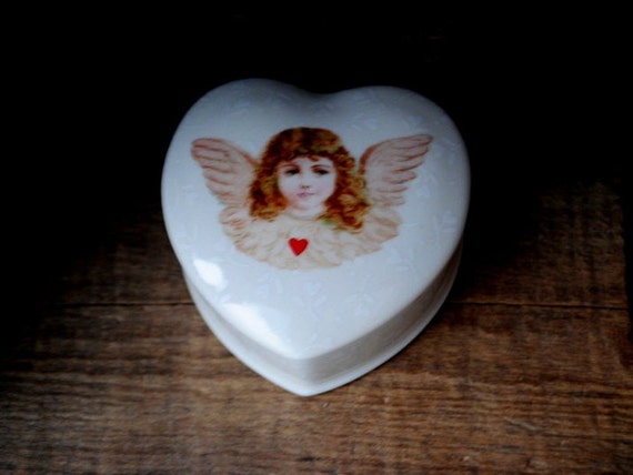 1980 vintage ivory porcelain, heart shape , Victor… - Gem