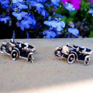 Collectible Vintage 1970s, Silver Tone Metal With a Black Enamel ...