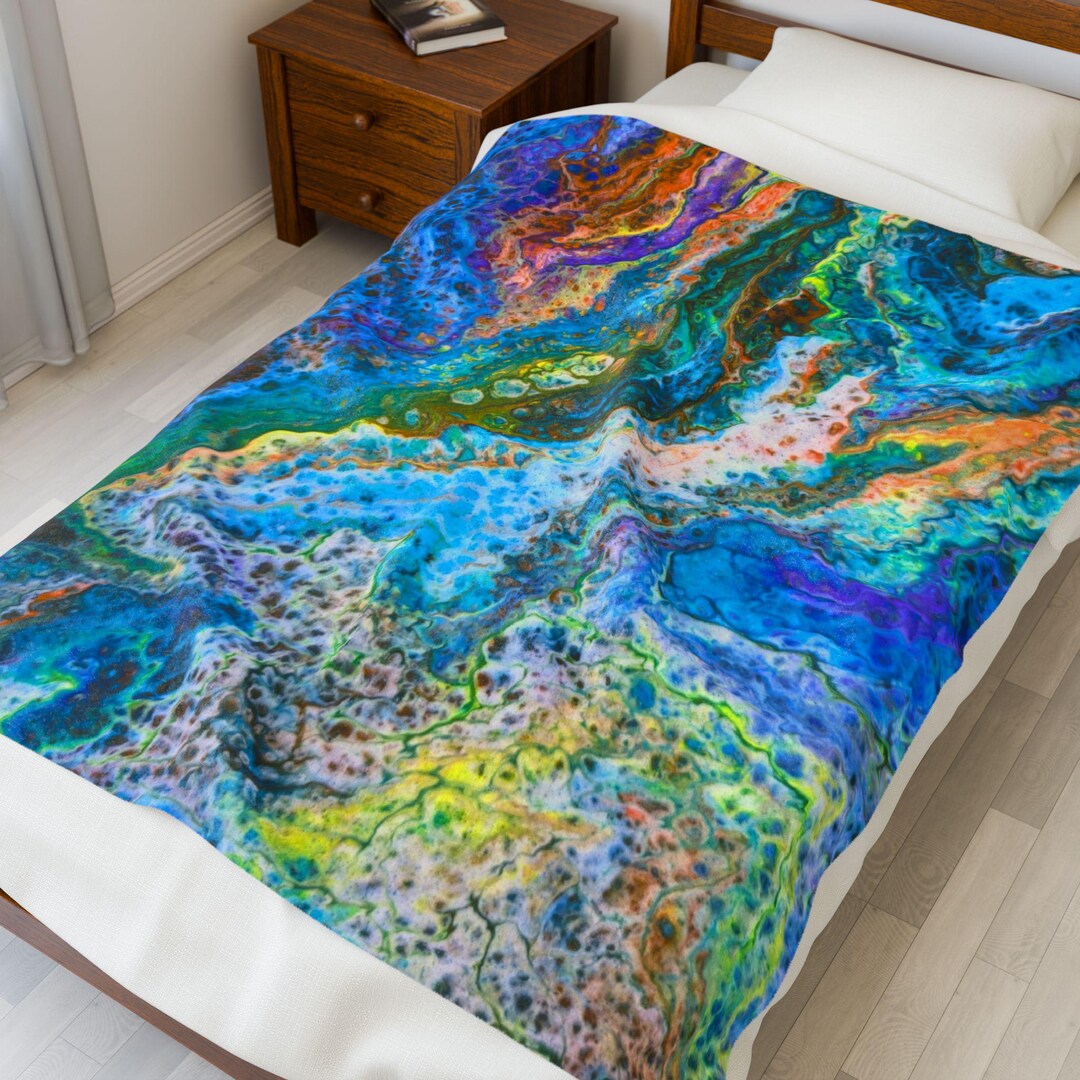 Colorful Geode Vibrant Plush Blanket, Cozy Throw for Home Decor ...