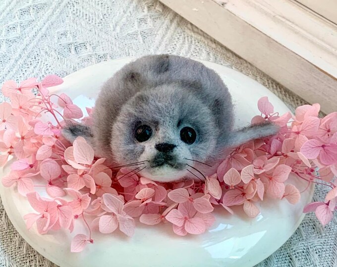 Handmade Needle Felted Wool Seal Figurine, Kawaii Desk Decor - Etsy