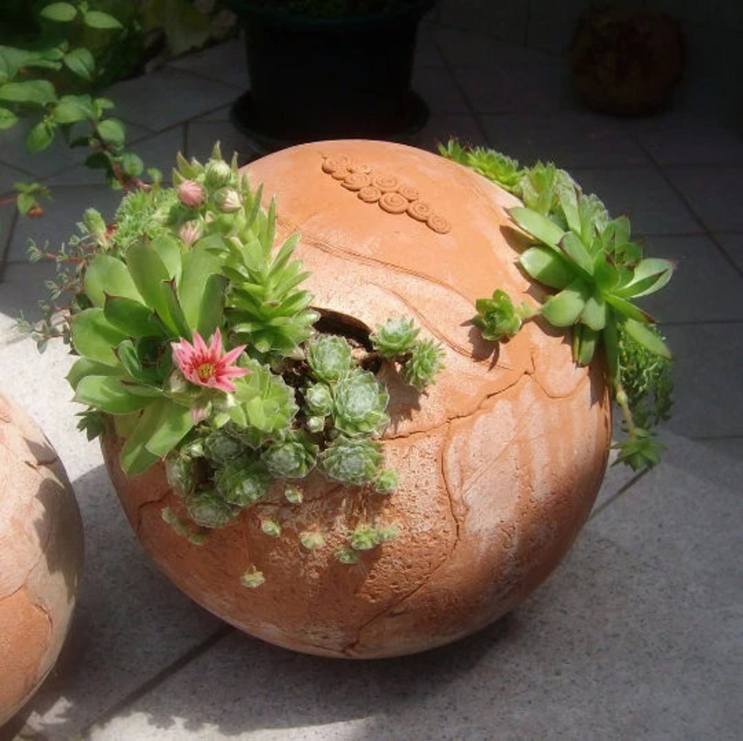Large Ceramic Ball Planter, Terracotta Clay Planter Pot, Outdoor Round ...