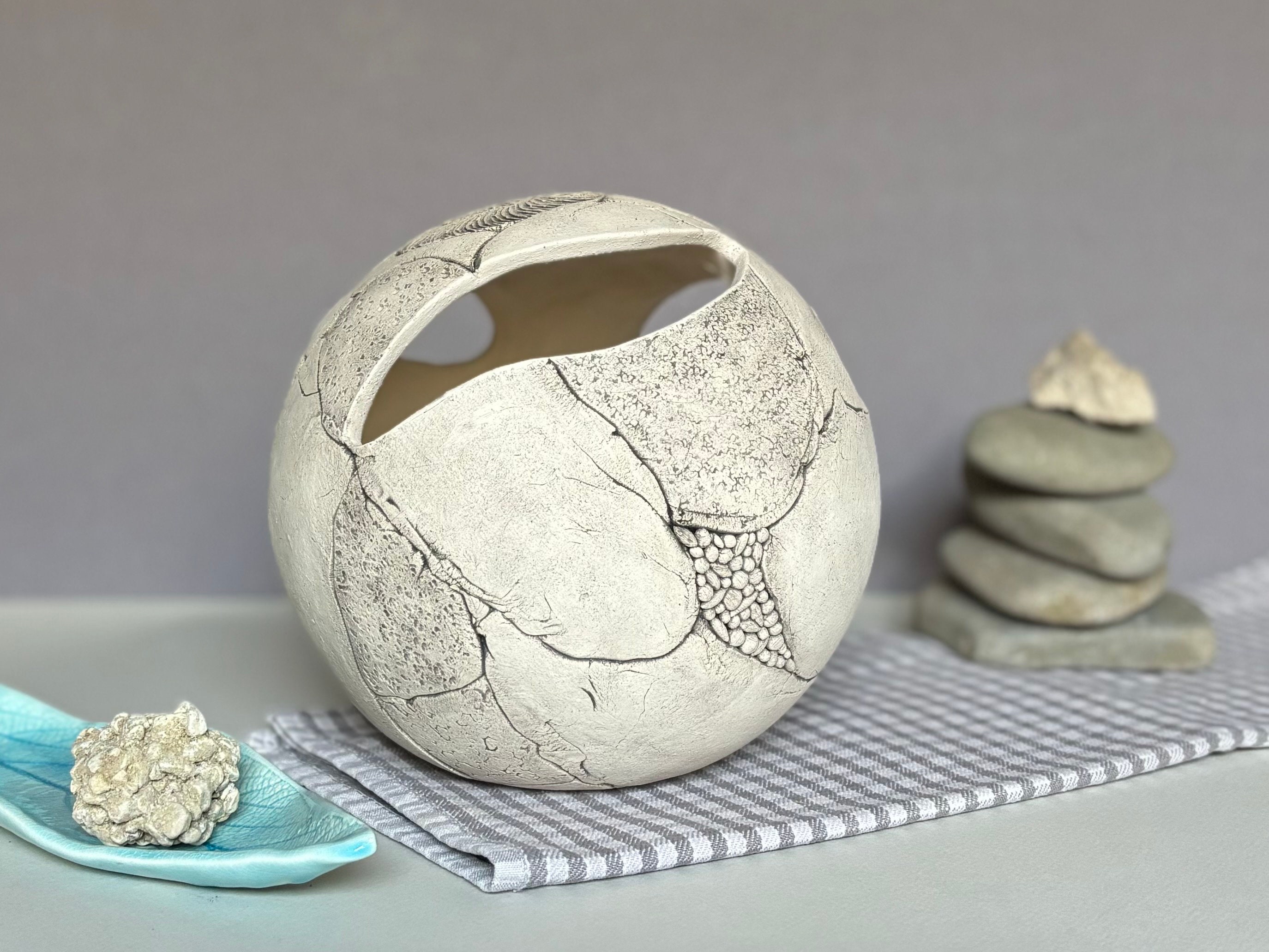 Large Ceramic Ball Planter, Natural Clay Planter Pot, Outdoor Round ...