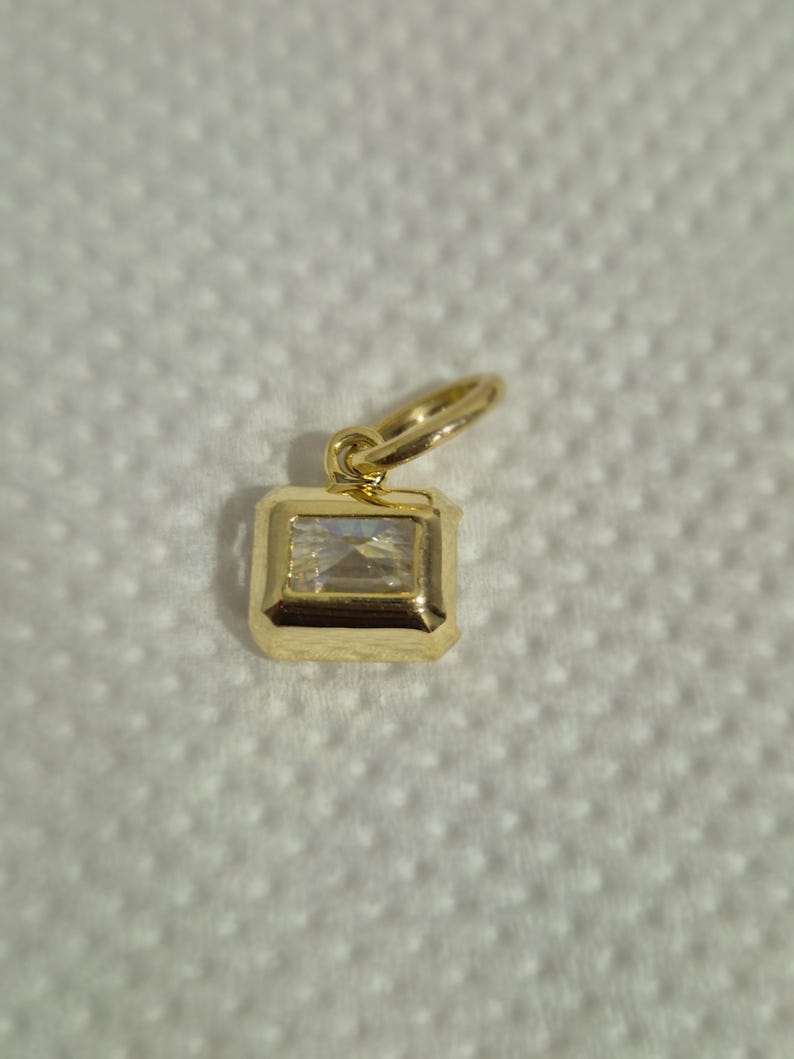 2 CT Emerald Moissanite Pendant, East West Emerald Pendant Necklace ...