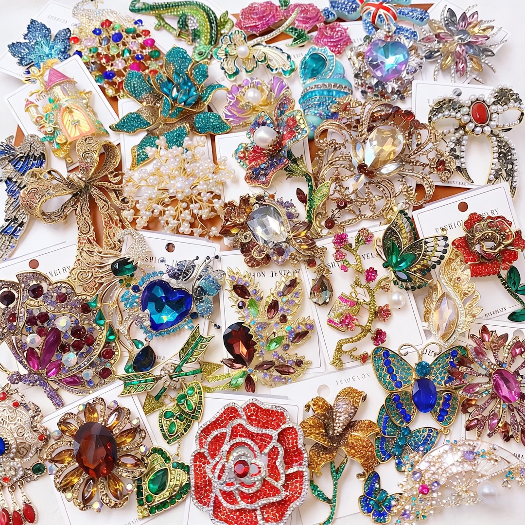 Mystery Brooch Jar (2-15pcs) | Random Vintage & Modern Pins ...