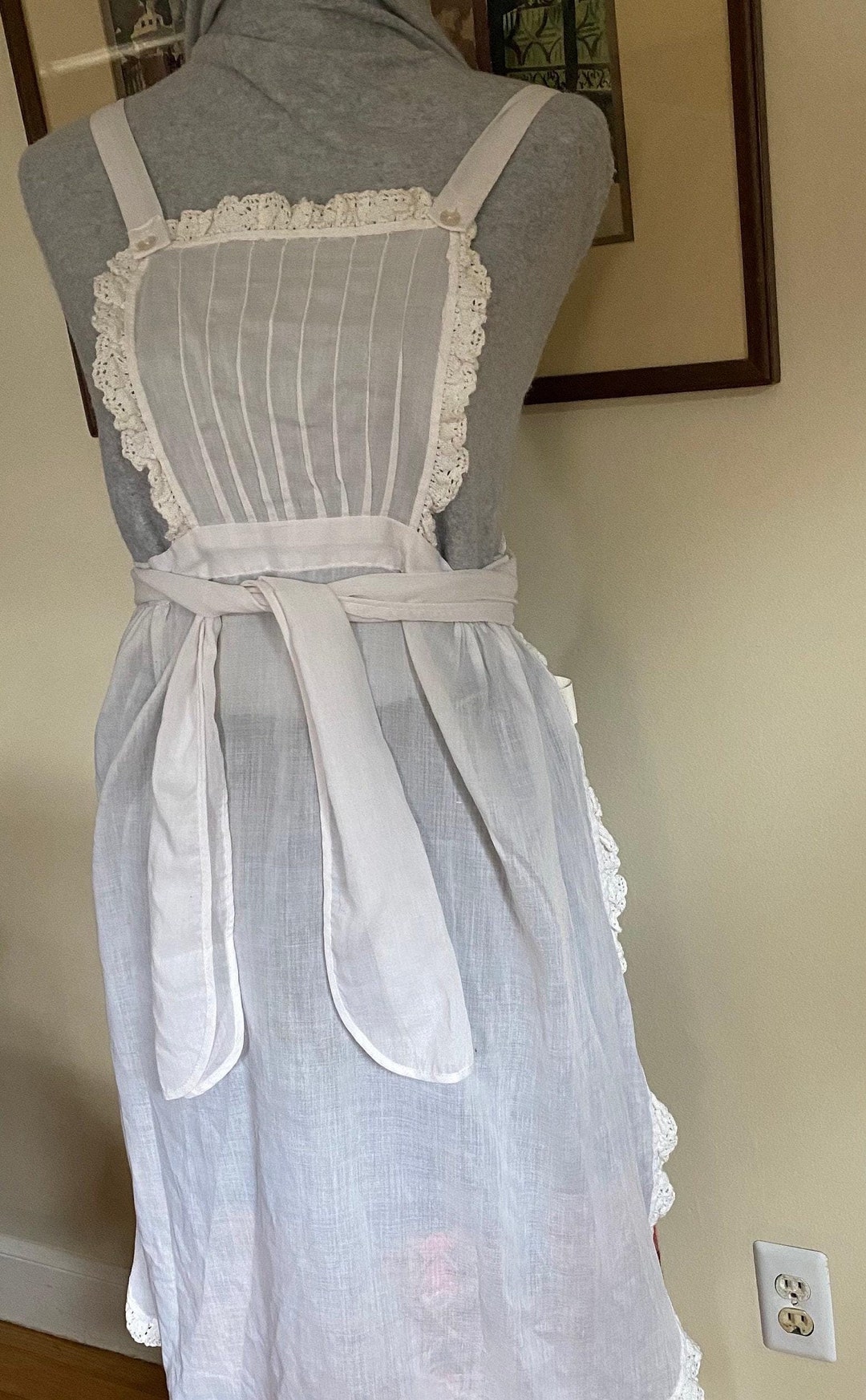 White Lacy Apron From Metropolitan Museum Gift Shop, One Size. - Etsy