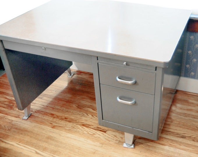 Mid Century Modern Shaw - Walker Classic Steel Tanker Desk,pedestal ...