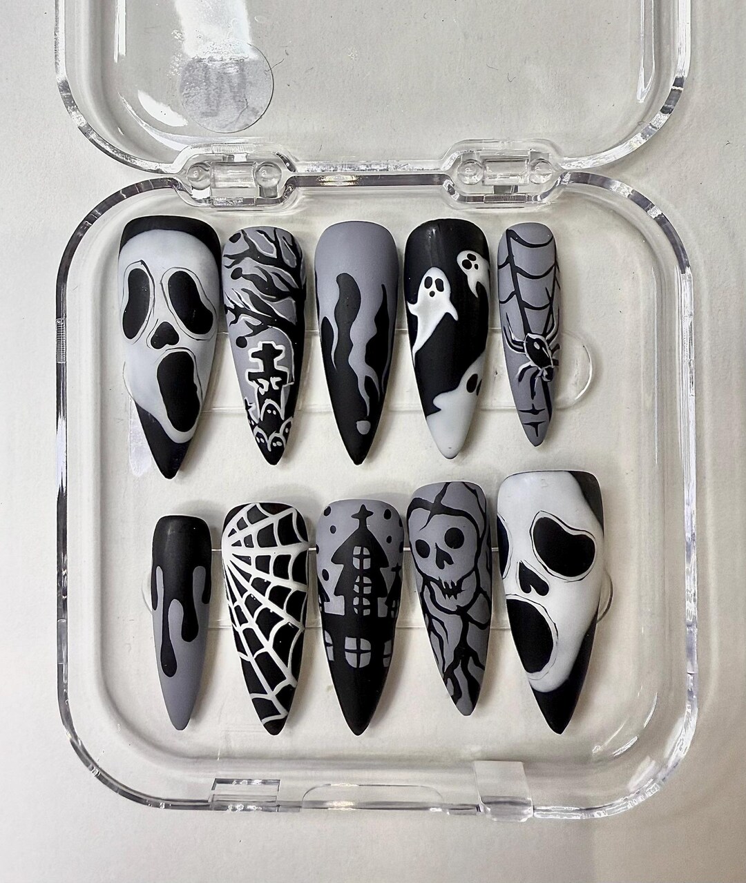 Matted Black and Gray Screams Ghostface Masks and Haunted House, Spooky ...