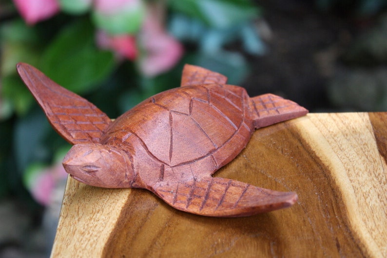 Carved Hawaiian Sea Turtle Honu 6" Stained - Hand Carved | #raw0415 - Etsy