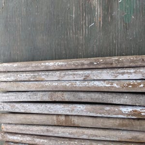 Vintage Crusty Shabby Pained Reclaimed Chair Dowels Spindles Farm Fresh ...