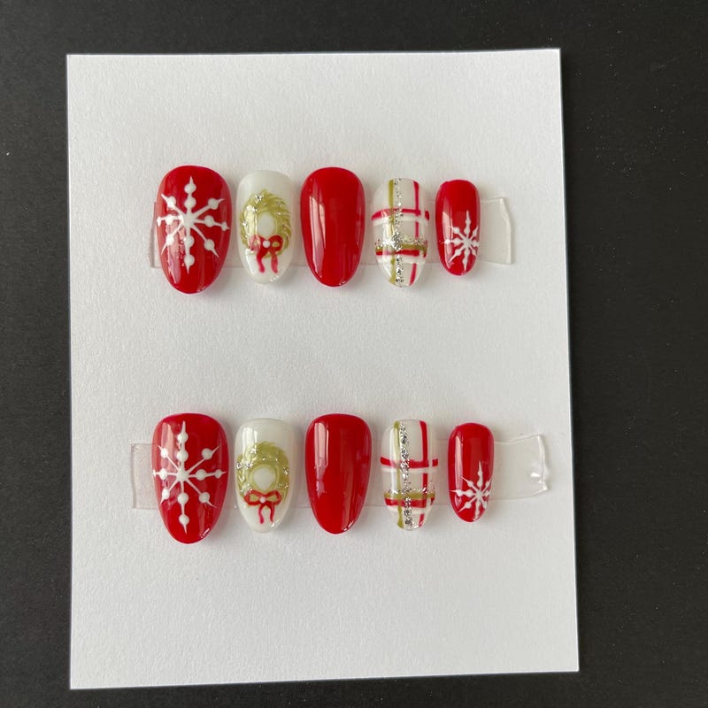 Wreath Press on Nails - Etsy