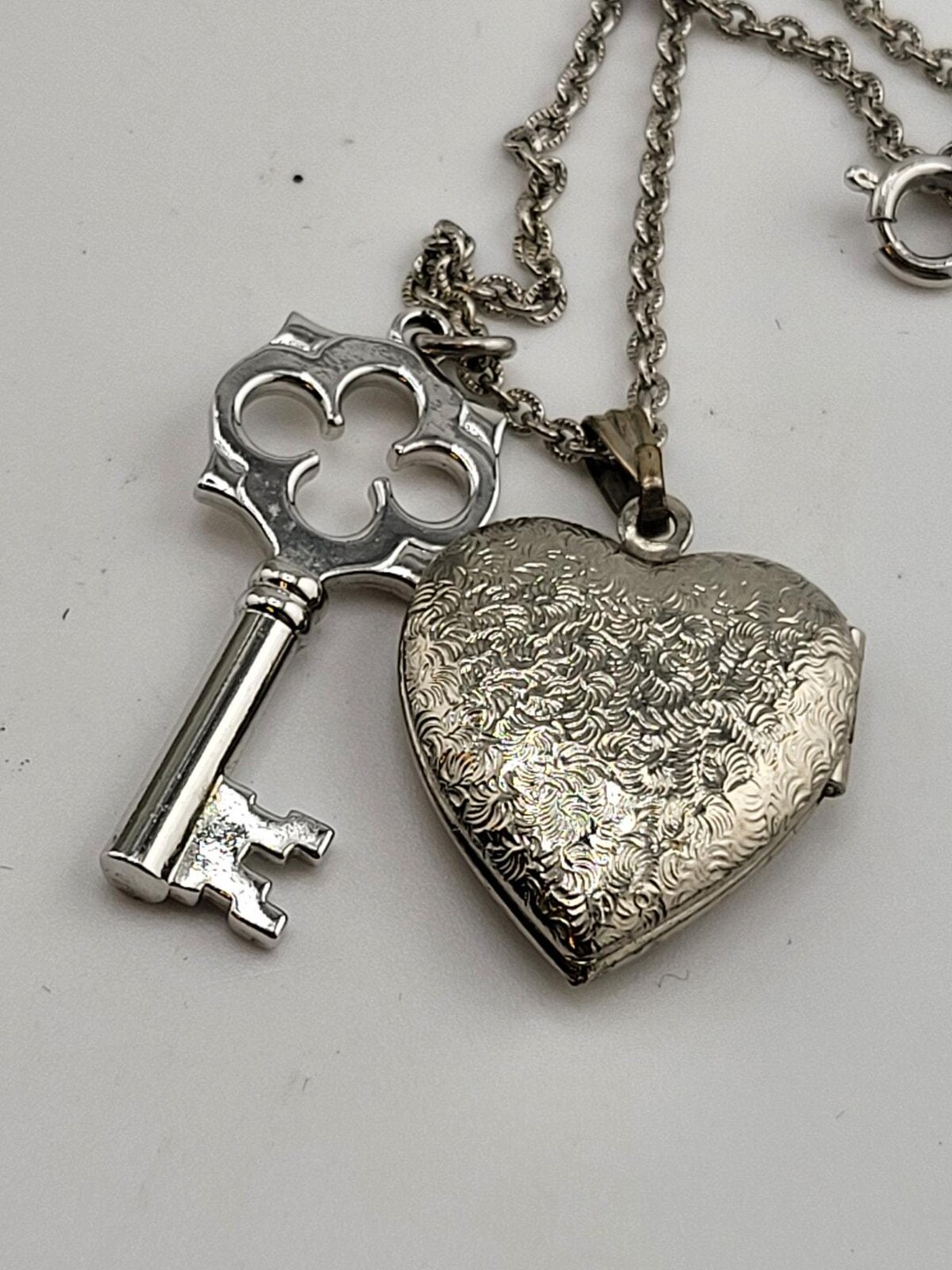 Vintage Silver Tone Heart Locket Skeleton Key Necklace 22 Inch Chain - Etsy