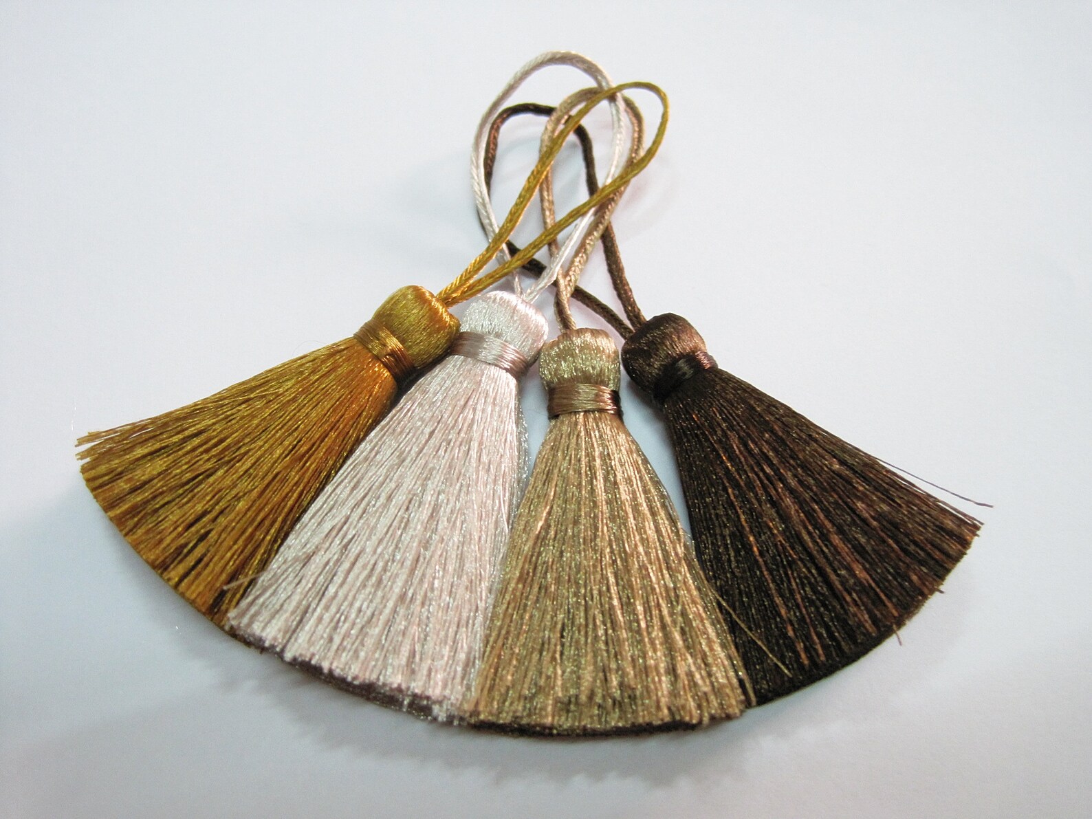 10 Pcs Beige SP62 Short Tassel Wholesale Tassels Silk - Etsy