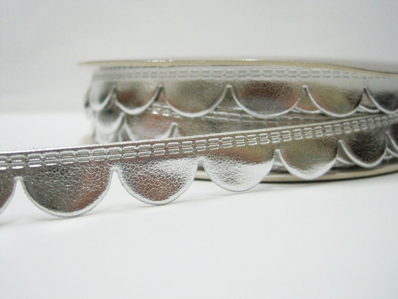 5 Yards of Metallic Scallop Trim, Silver Metallic Trim, Scalloped Loop ...