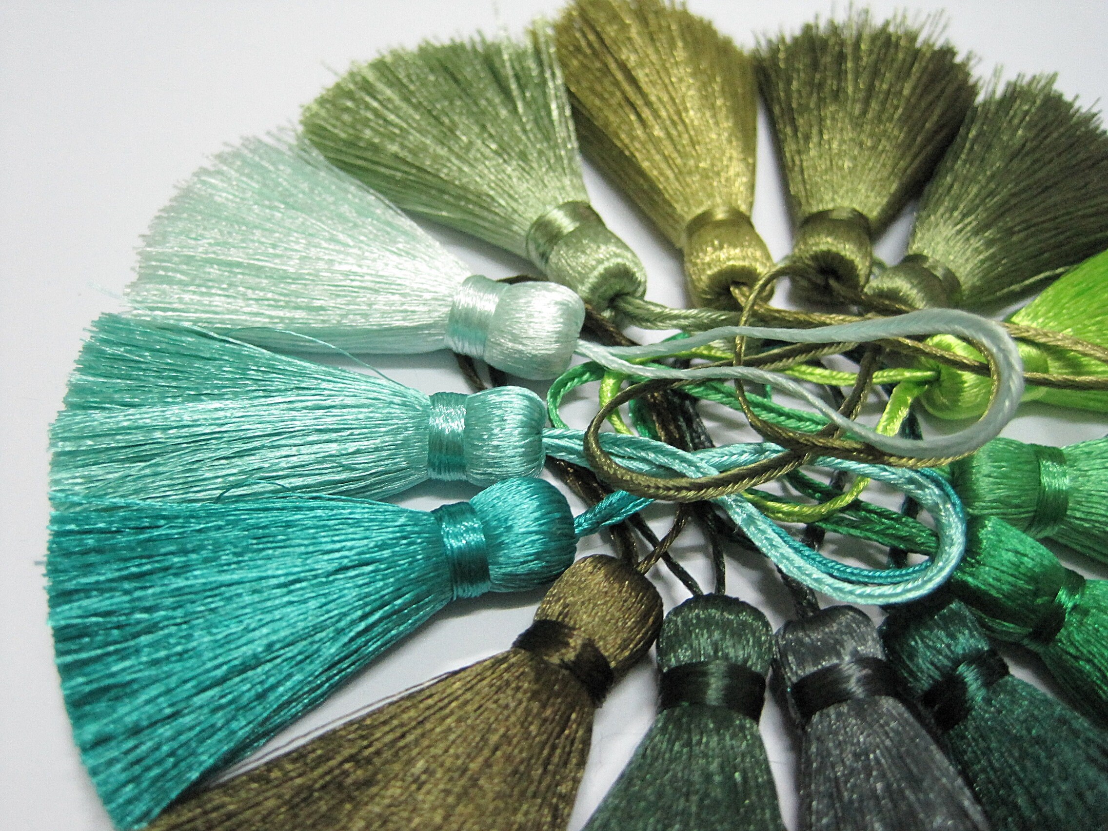 10 Pcs Olive Drab Green SP193 Short Tassel, Wholesale Tassels, Tassel ...