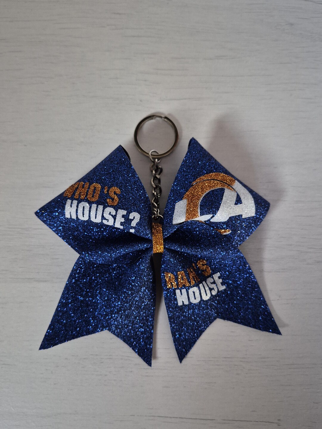 NFL SERIES: Los Angeles Rams NFL Football Fan Cheer Key Chain Bow ...