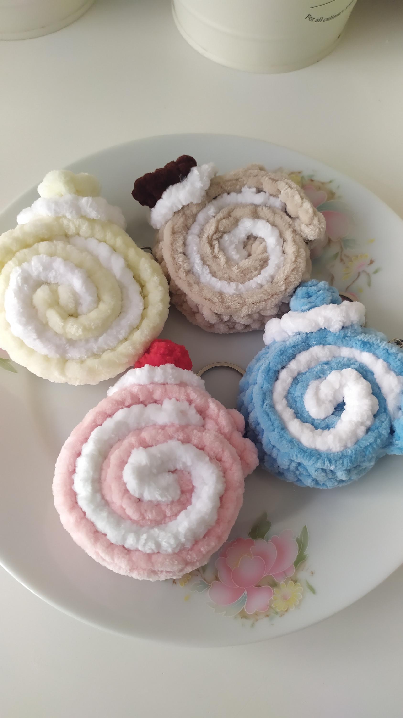 Amigurumi Roll Cake Keychain - Etsy