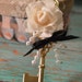 Ivory Rose Skeleton Key Boutonniere - Etsy Portugal