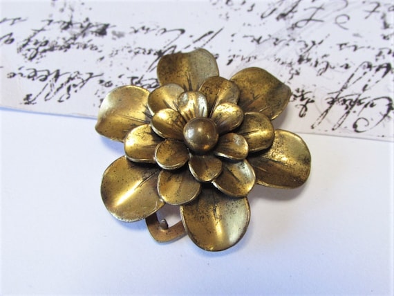 JOSEFF HOLLYWOOD Brass Flower Dress Clip, Antique Art… - Gem
