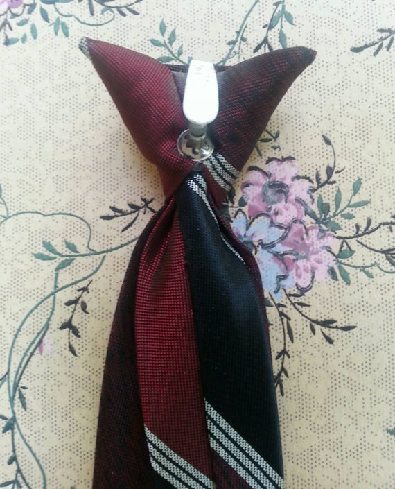 1960s Men's Clip On Skinny Tie Necktie Snapper By Bea… - Gem