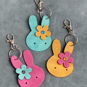 Peeps Leather Bunny Rabbit and Flower Keyring Purse Charm, Bag Clip on ...