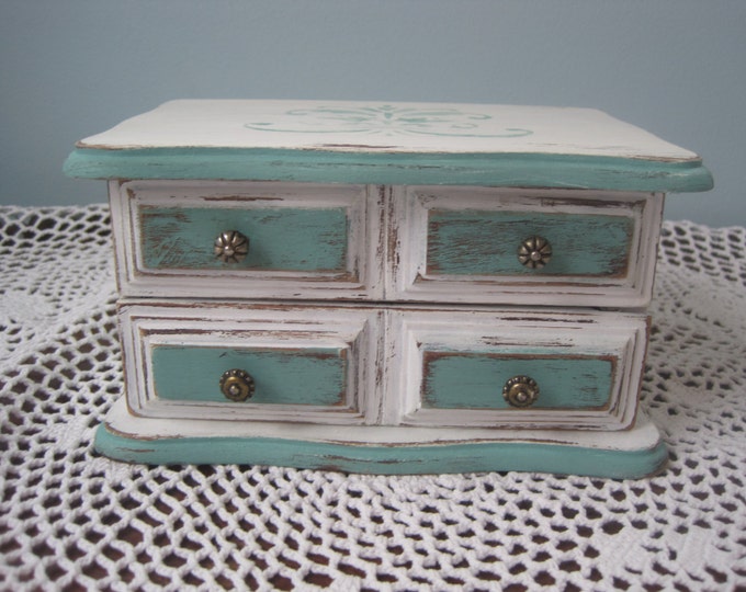 Shabby Rustic Jewelry Box Upped & Distressed in Linen White - Etsy