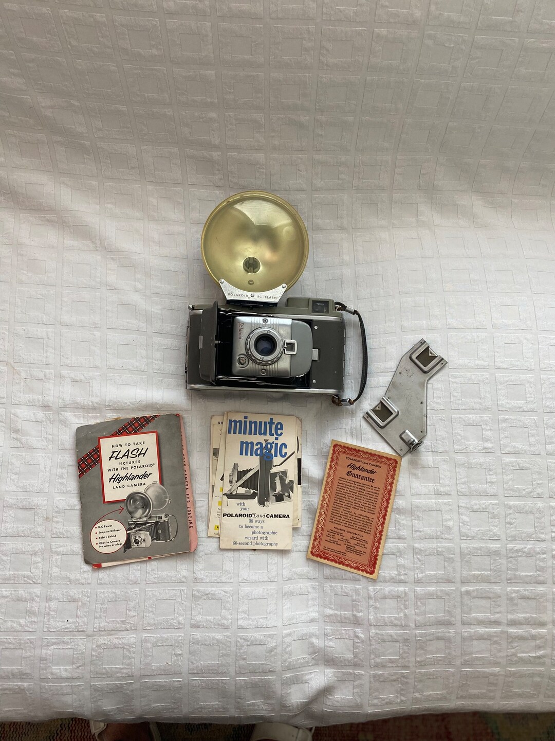 Vintage Polaroid Camera 1950s Highlander Model 80 With Flash ...