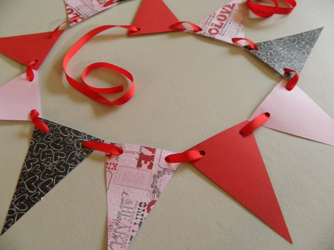 Valentines Day Decorations HUGS AND KISSES Banner - Etsy