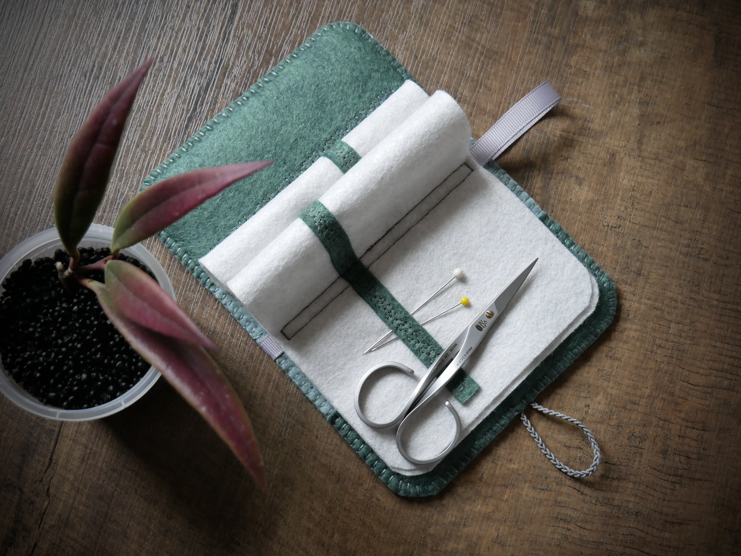 Wool Felt Needle Book Case Organizer Sewing Kit ø Florals ø ...