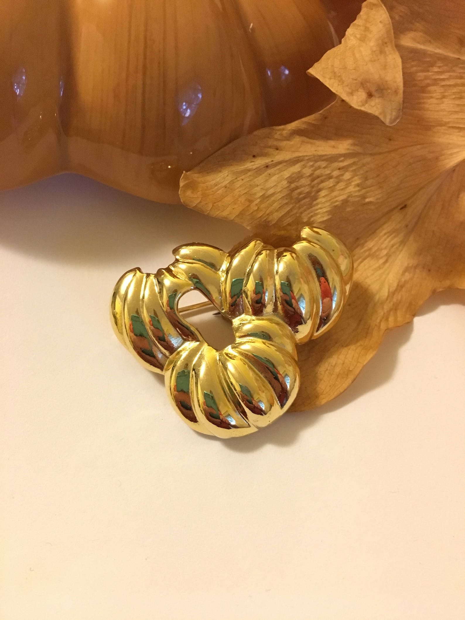 Pumpkin Brooch Vintage Gold Tone 3 Pumpkins Pin With Cutout Stem Design ...