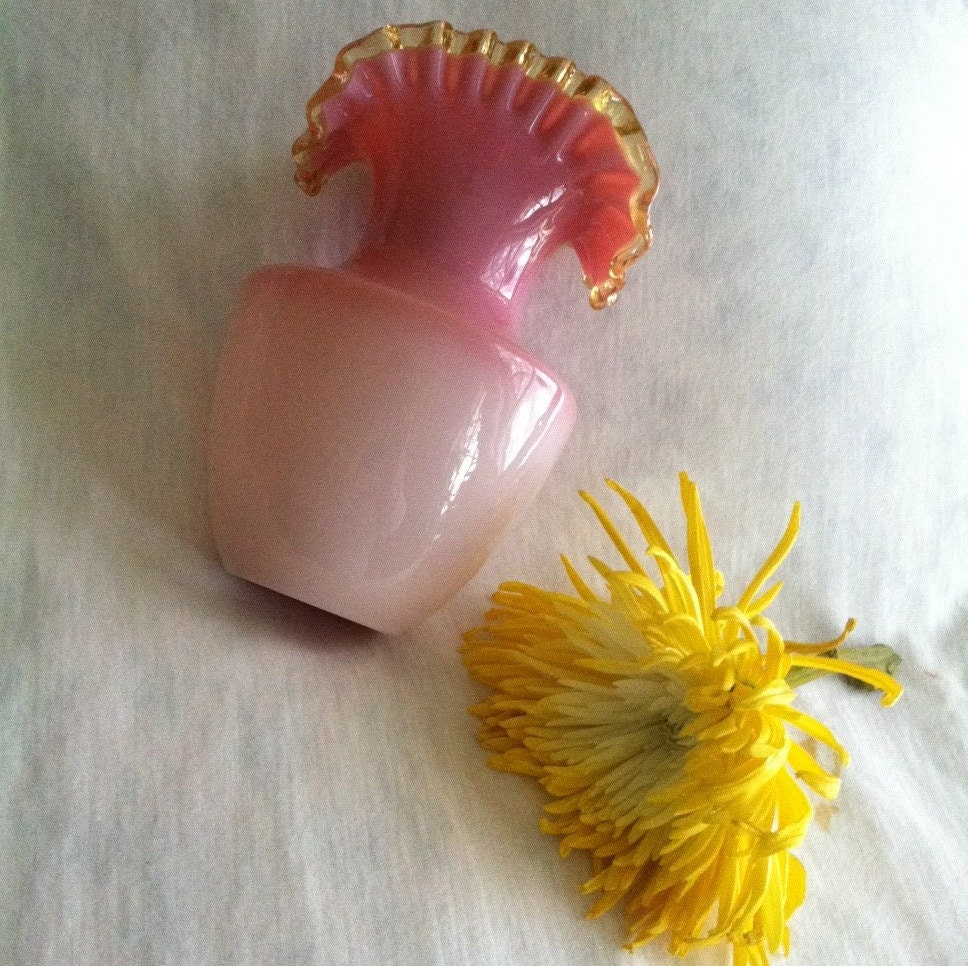 Fenton Pink Ruffled Vase Vintage Pink Ombre Satin Glass Vase - Etsy