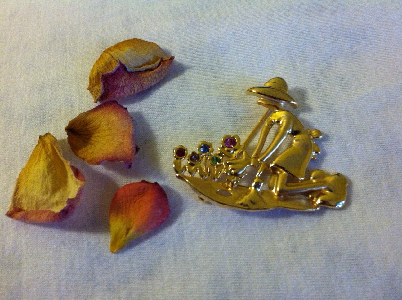 Gardening Lovers Pin Vintage Gold Lady Tending Her Garden Brooch Woman ...