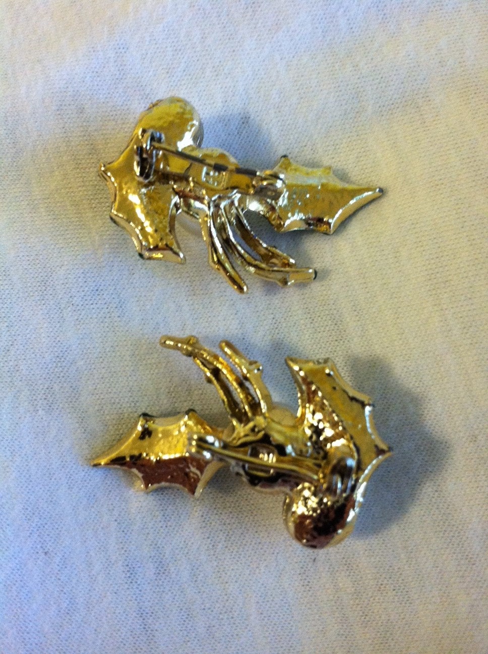 Holly Berry Pins Vintage Christmas Green Red Gold Enamel Holly Brooches ...