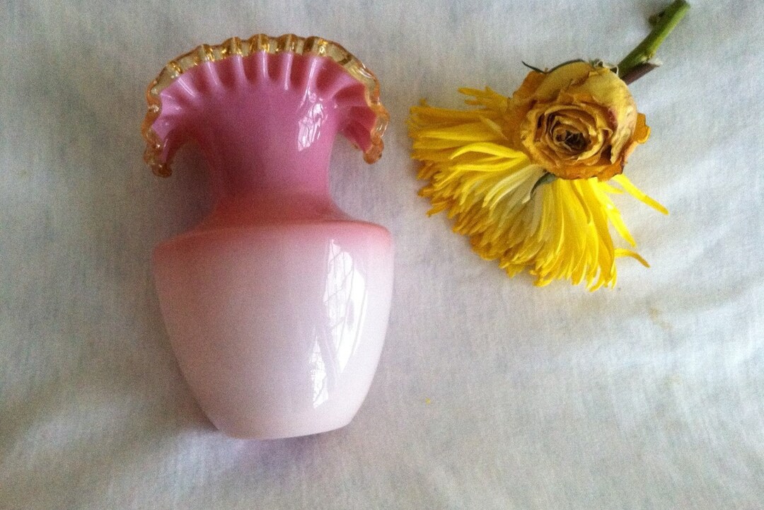Fenton Pink Ruffled Vase Vintage Pink Ombre Satin Glass Vase With ...