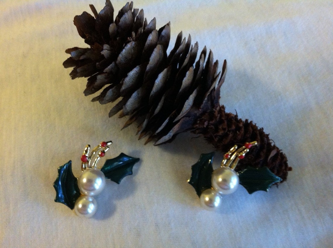 Holly Berry Pins Vintage Christmas Green Red Gold Enamel Holly Brooches ...