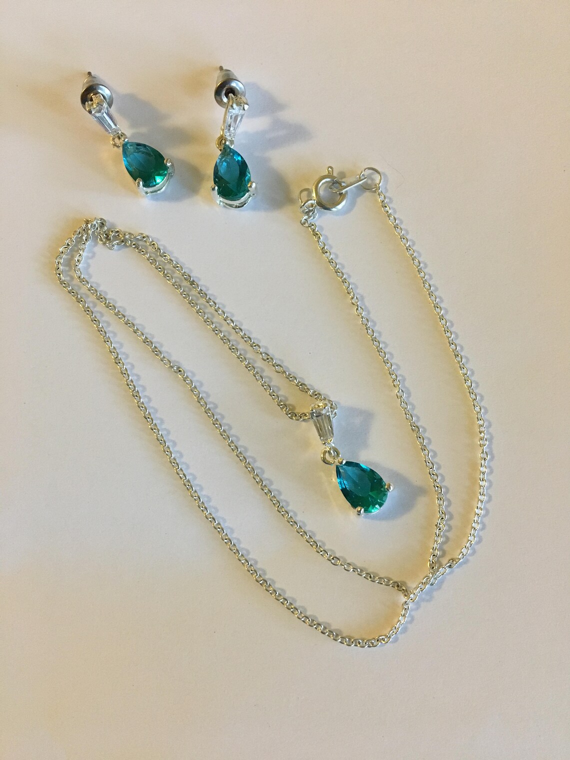 Faux Emerald Teardrop Necklace and Earring Set Vintage Green Clear and ...