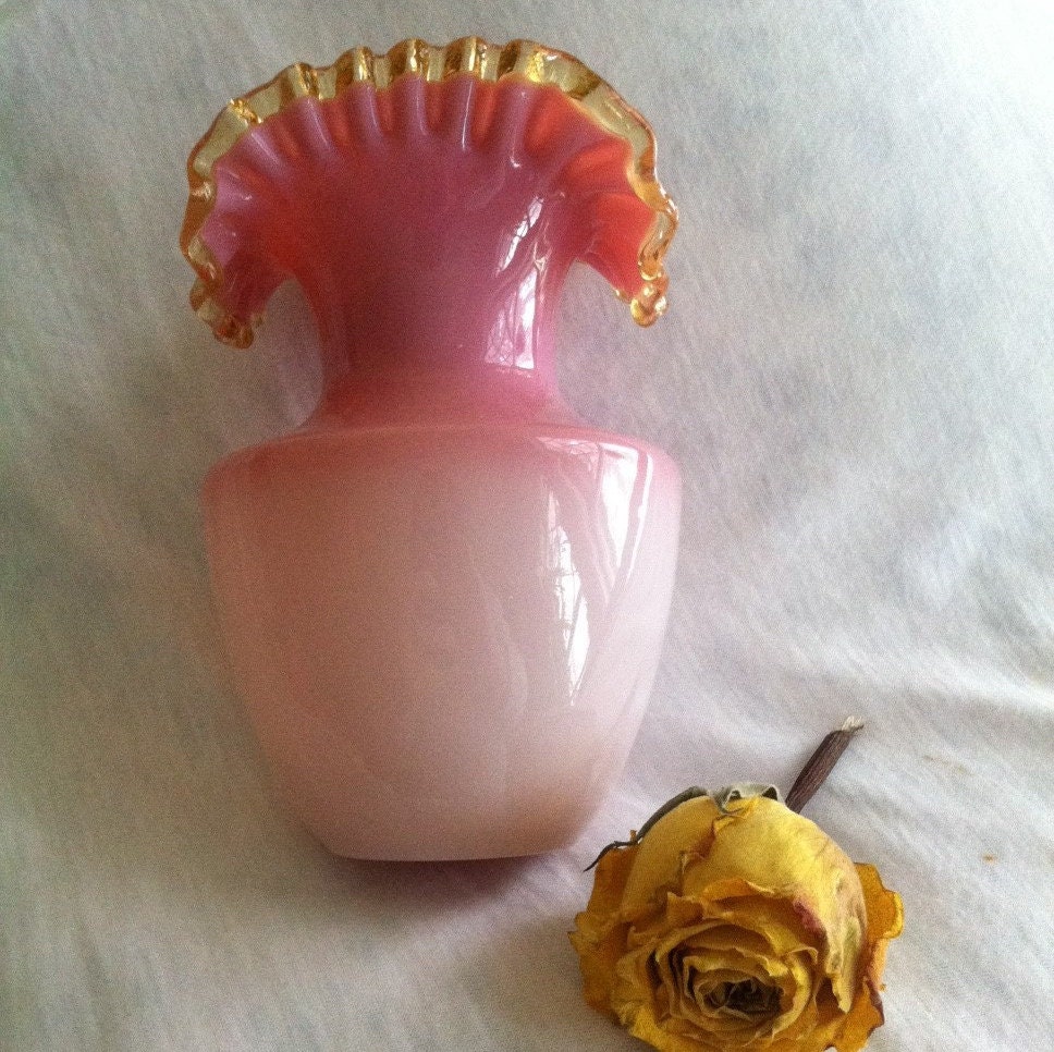 Fenton Pink Ruffled Vase Vintage Pink Ombre Satin Glass Vase With ...