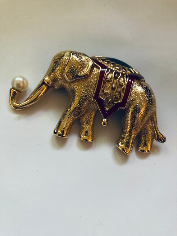 Gold Elephant Brooch Vintage Monet 1970s to 1990s Des… - Gem
