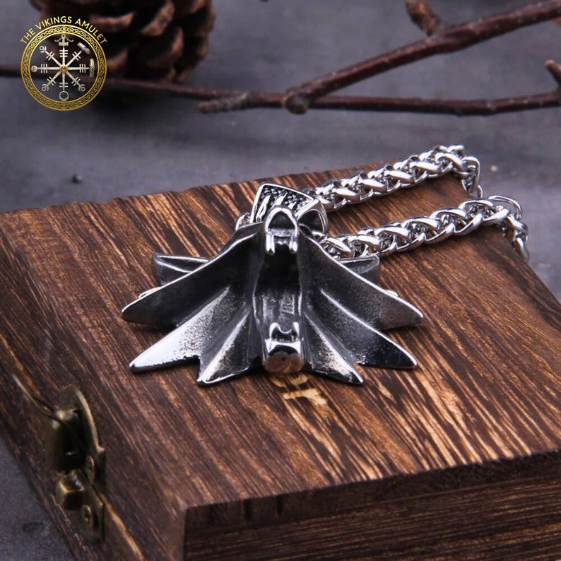 The Witcher Wolf Medallion Necklace, Stainless Steel Wolf Head Geralt ...