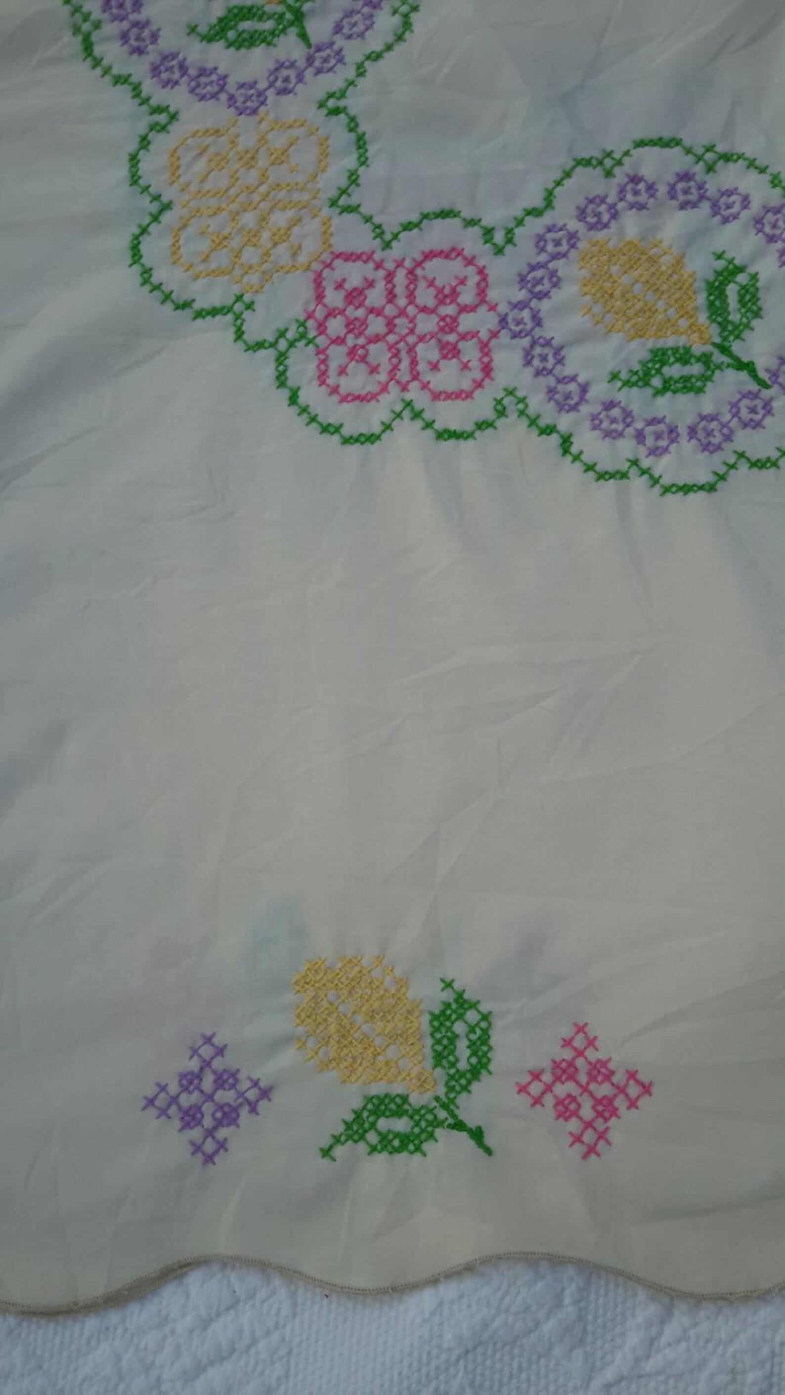 Tablecloth Embroidered Spring Press Taupe Scalloped Edge Wash & Wear ...