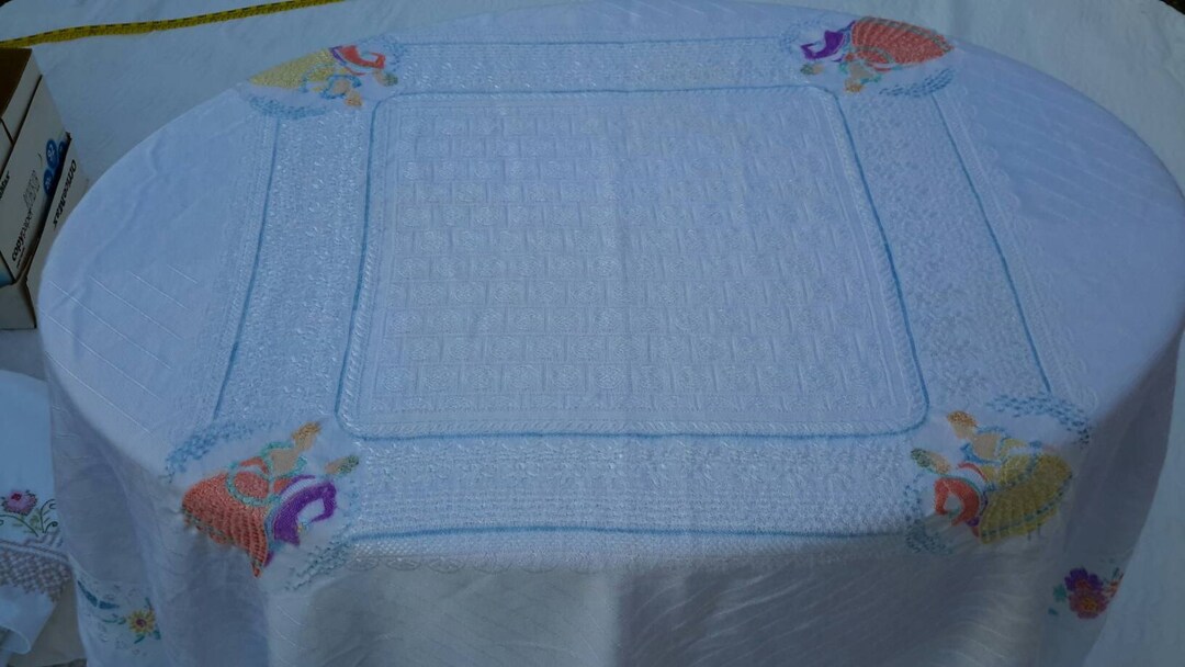 Southern Belle Tablecloth Finest Damask Jacquard Silvery White Base 50 ...