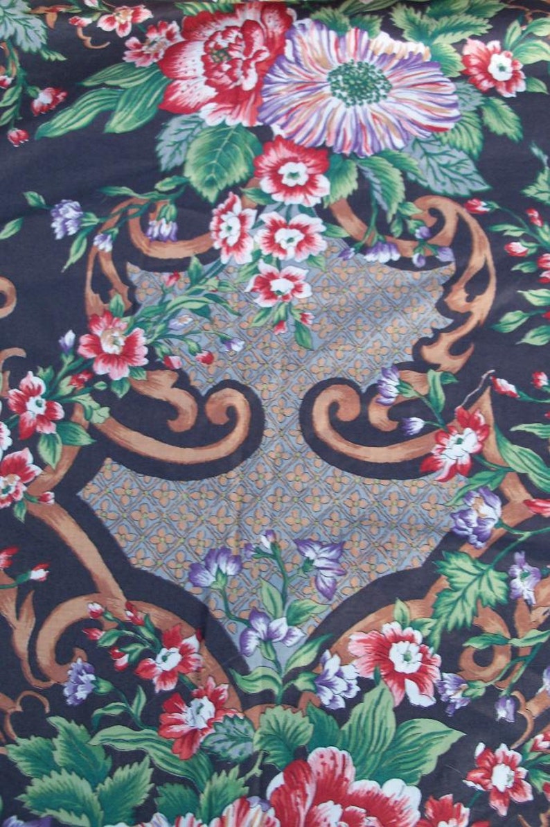 Fabric Givenchy Ornate Floral Guilded Stylized Planters Decorator ...