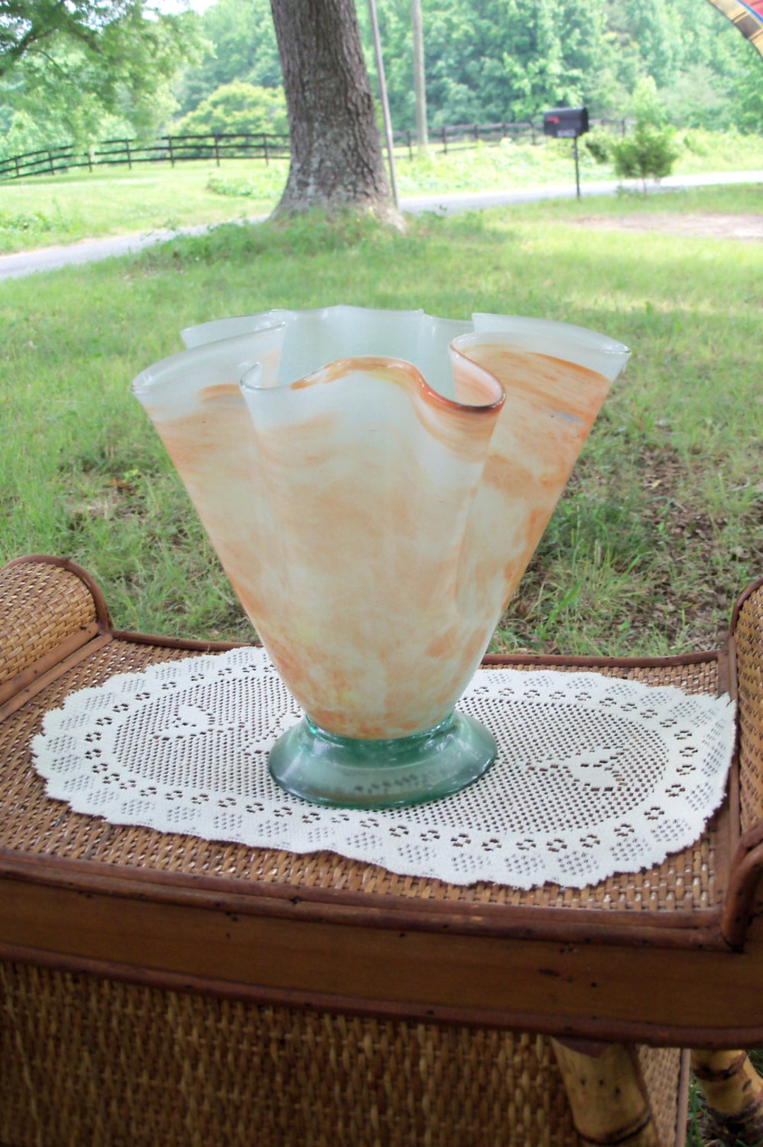 Art Glass Clamshell Vase Ivory With Salmon Seaglass Base Hand Blown ...