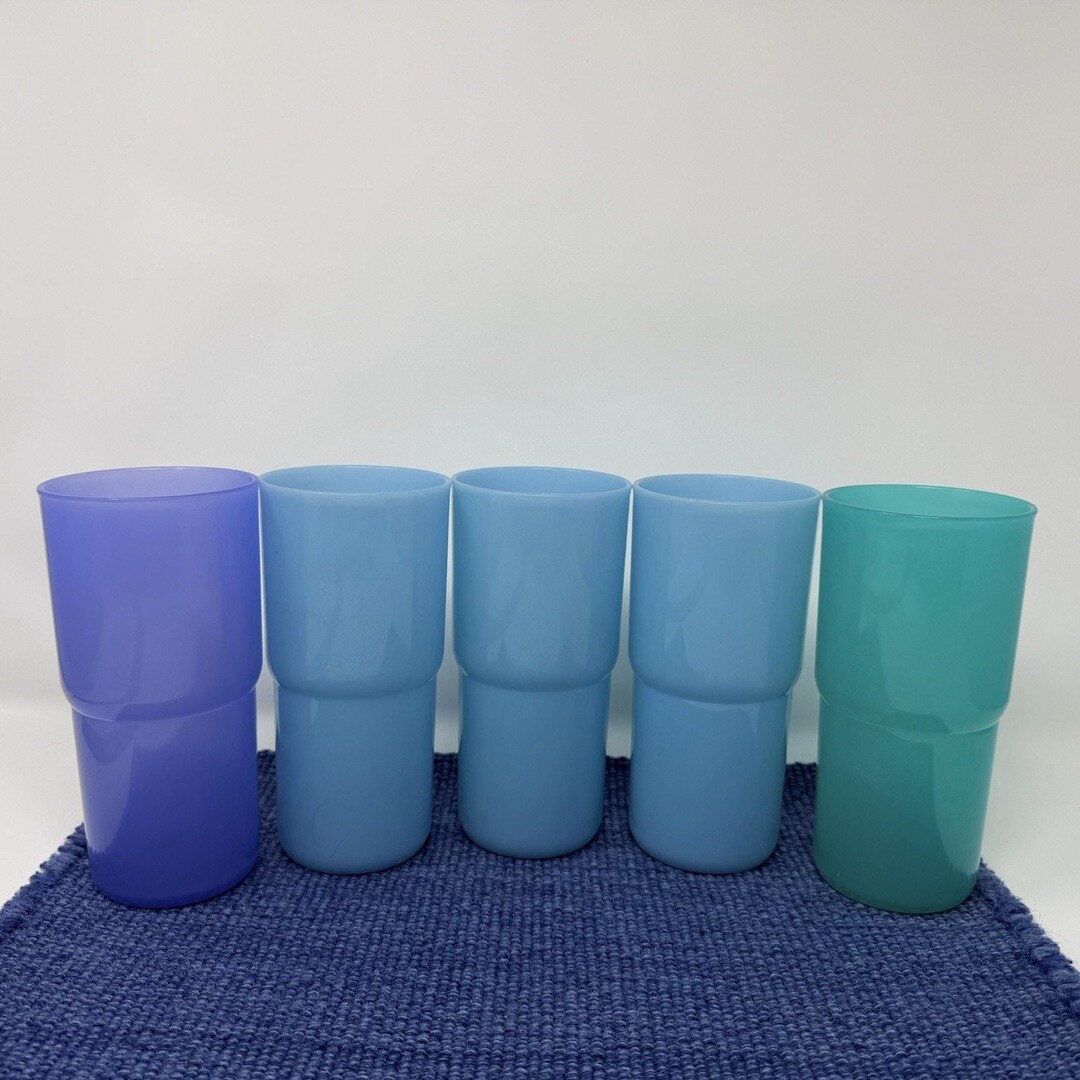 Tupperware Tabletop Stacking Tumblers 16 Oz Set of 5 Shades of Blue and ...