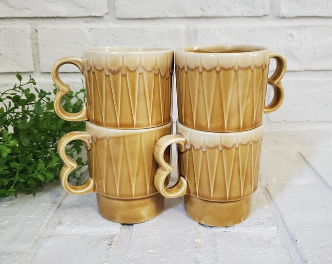 Avon Living Holly Dot Stackable Red and White Coffee Mugs With Holder ...