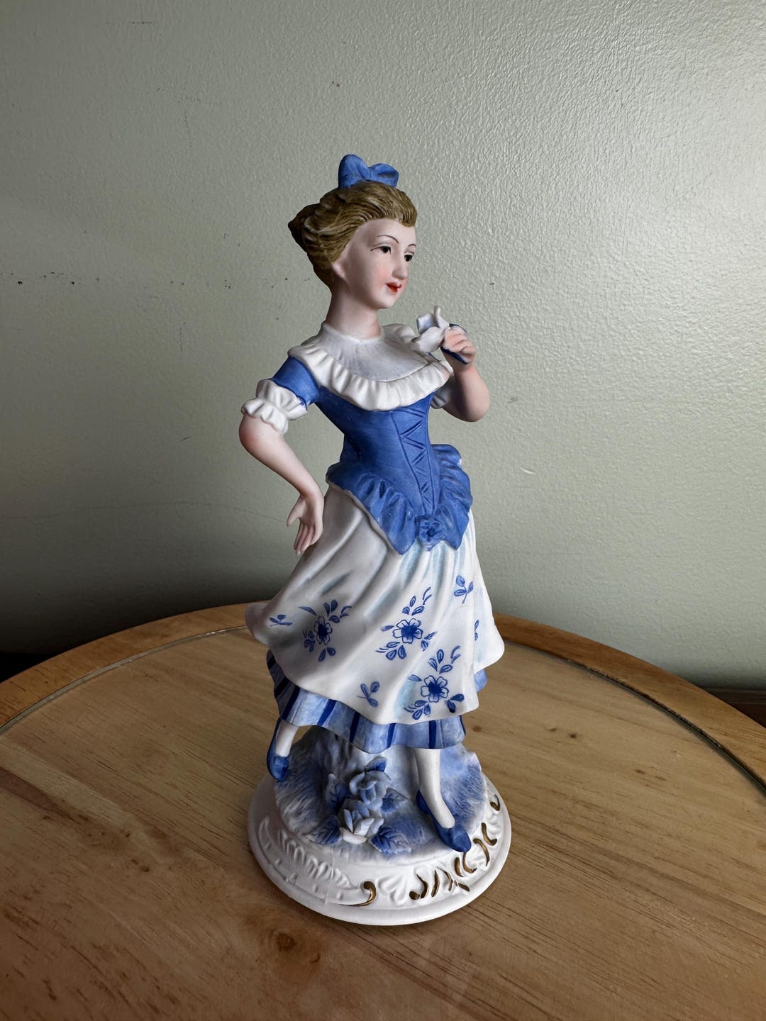 Vintage Lefton China Figurine KW1629 Blue & White Victorian Lady With ...