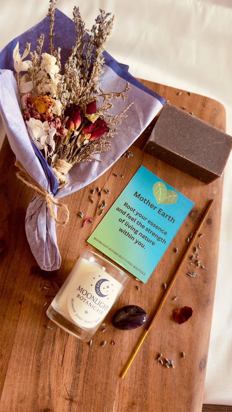 Wildflowers Ritual Box Dried Flowers, Amethyst Crystal, Self-care Gift ...