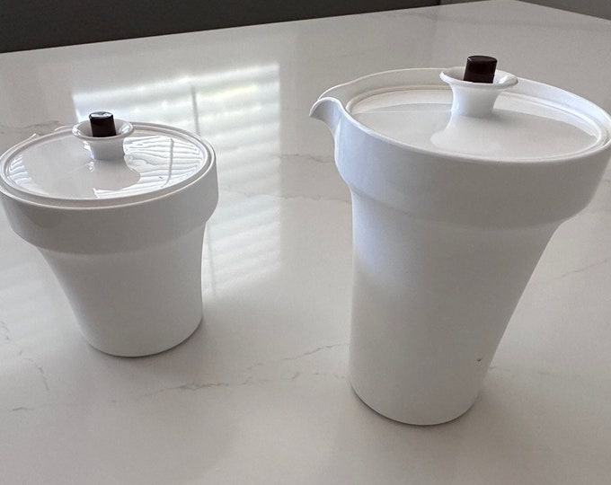 Vintage and Collectible Rare Set of White Tupperware Pouring Pitchers ...