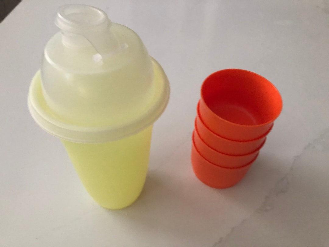 Vintage Tupperware Gravy Container With Lid and Four Fruit Cup Bowls in ...